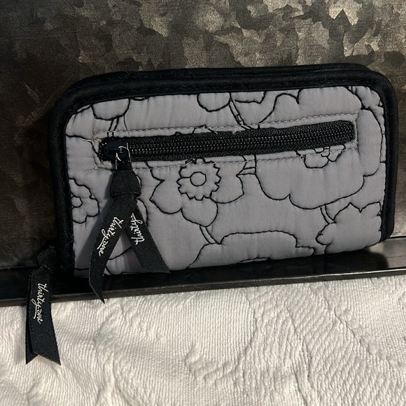 thirty-one | Bags | Thirtyone 3 Quilted Gray Black Soft Wallet Poppy ...